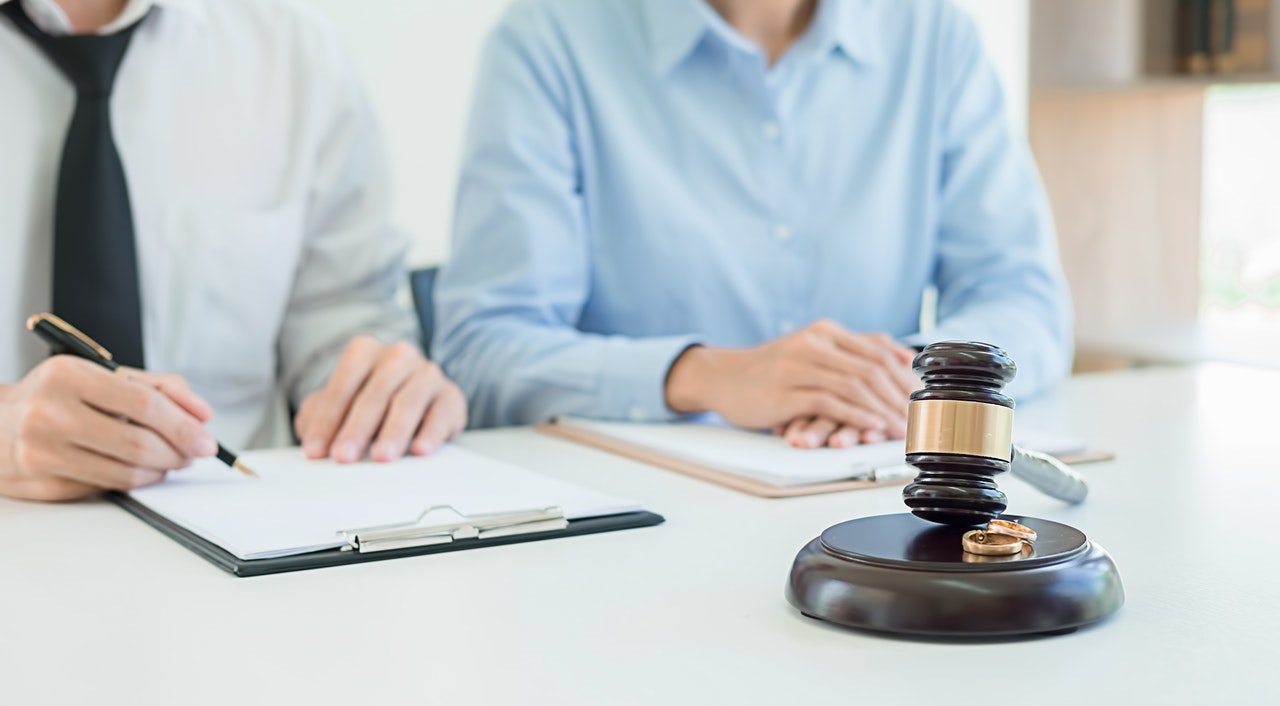 Do Women Choose and Men Decide? | Institute for Family Studies