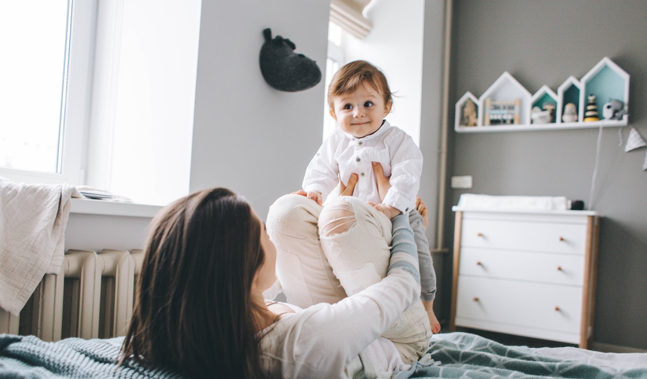 The Married Mom Advantage | Institute for Family Studies